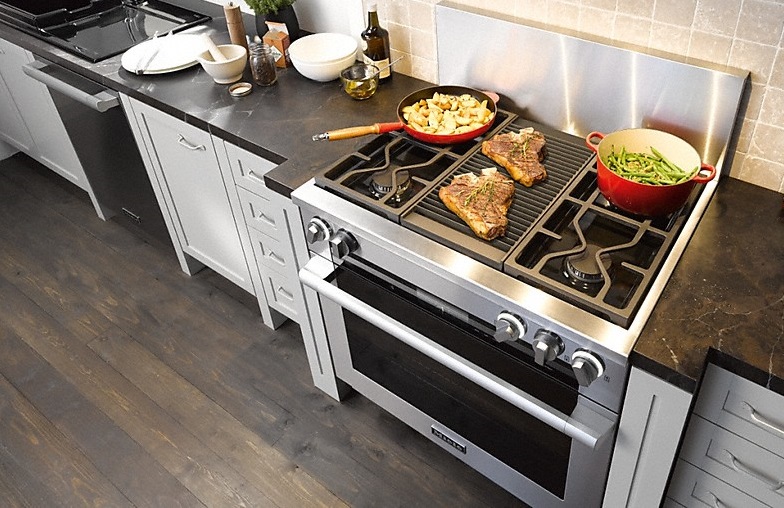 How to Choose a Range Style - Universal Appliance and Kitchen Center | Blog